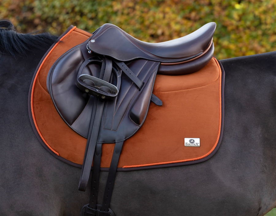 General Purpose Velvet Saddle Pad: Proven Non-Slip – Equitex
